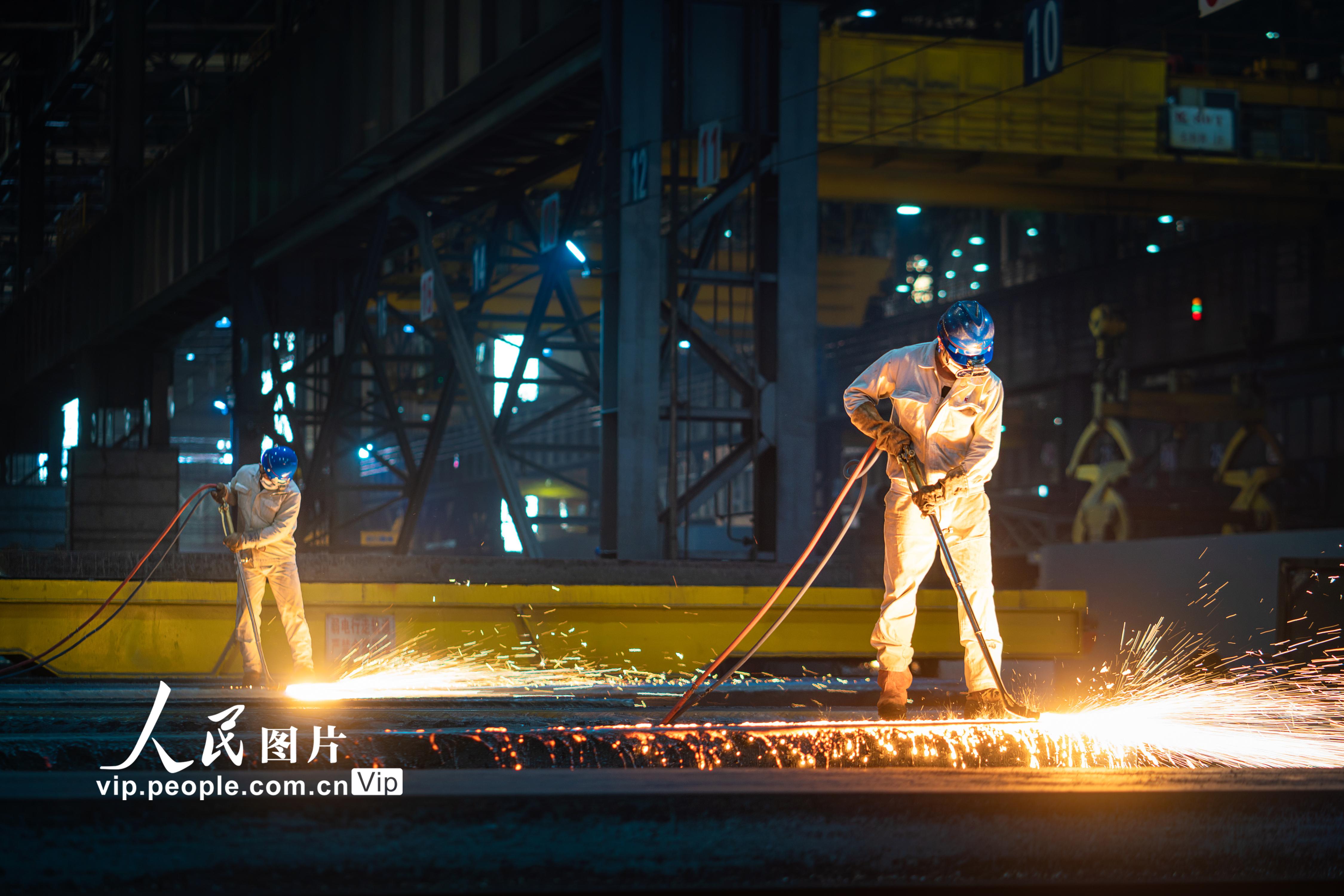 安徽马鞍山：坚守岗位度“五一”