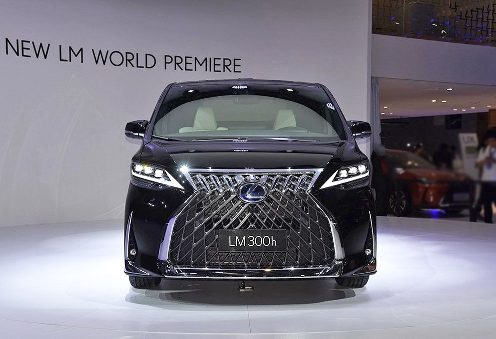 雷克萨斯LM 300h正式上市 售价近百万！