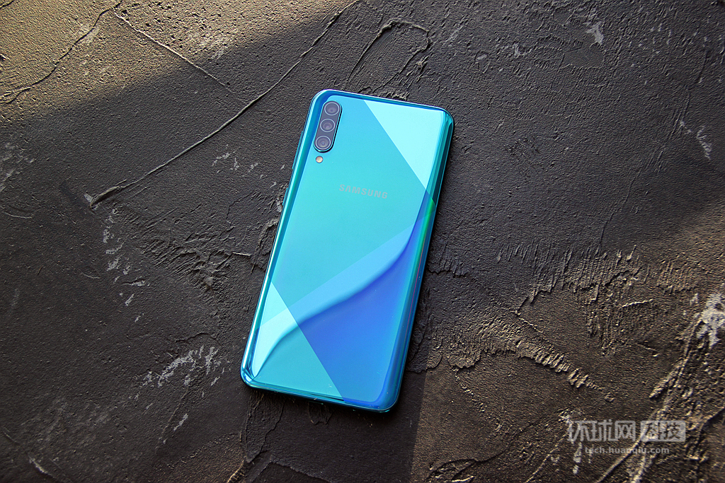 三星Galaxy A50s评测：主打高“颜值”与长续航